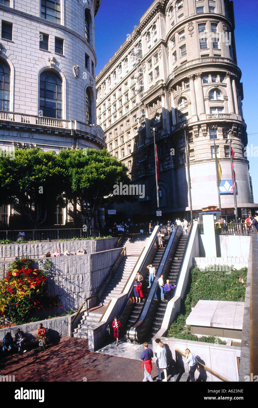 Powell streets hi-res stock photography and images - Alamy