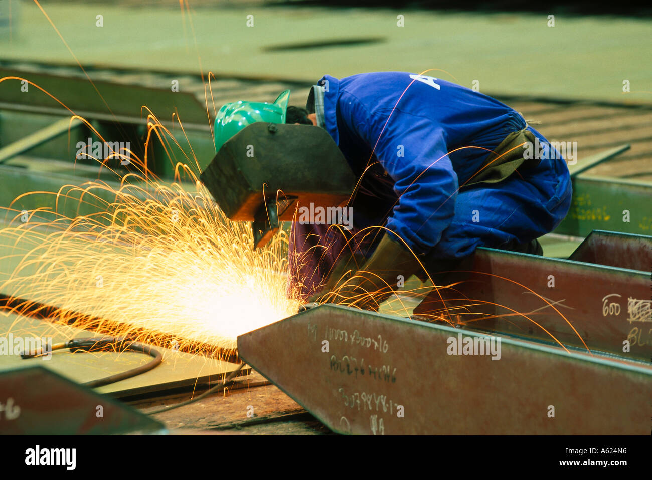 Manual worker soldering metal hi-res stock photography and images - Alamy