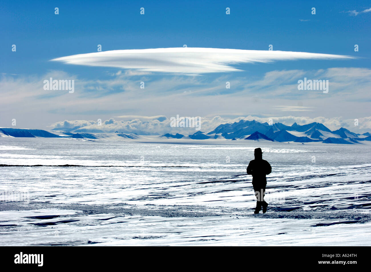 Solo runner taking part in 2006 Antarctic ice marathon Stock Photo - Alamy