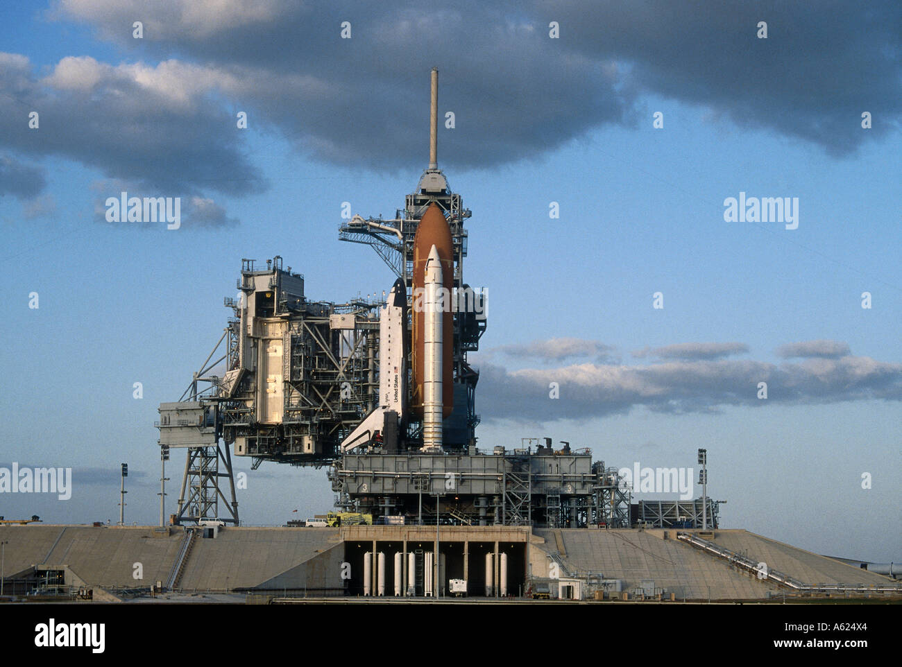 Space shuttle Discovery at launch pad, NASA Kennedy Space Center ...