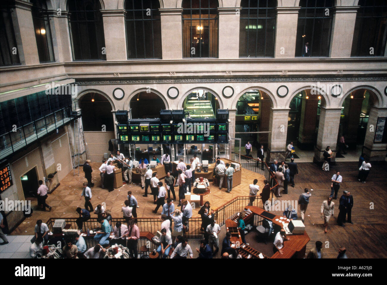 Paris stock exchange floor hi-res stock photography and images - Alamy