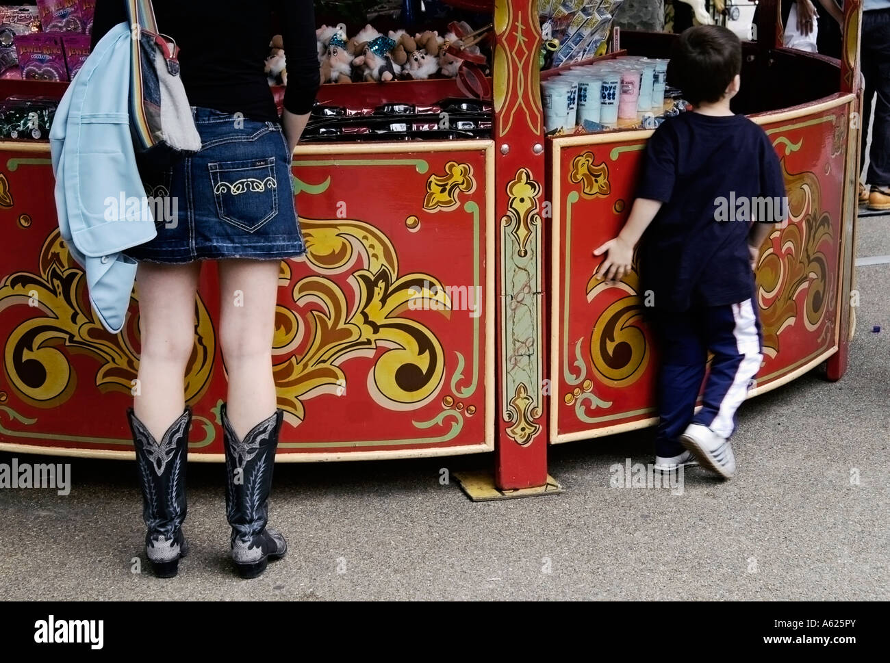 Girl at funfair black and white hi-res stock photography and images - Alamy