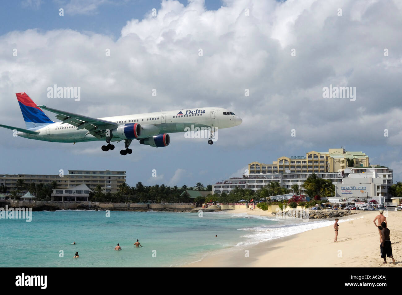 St Maarten aircraft landing Stock Photo - Alamy