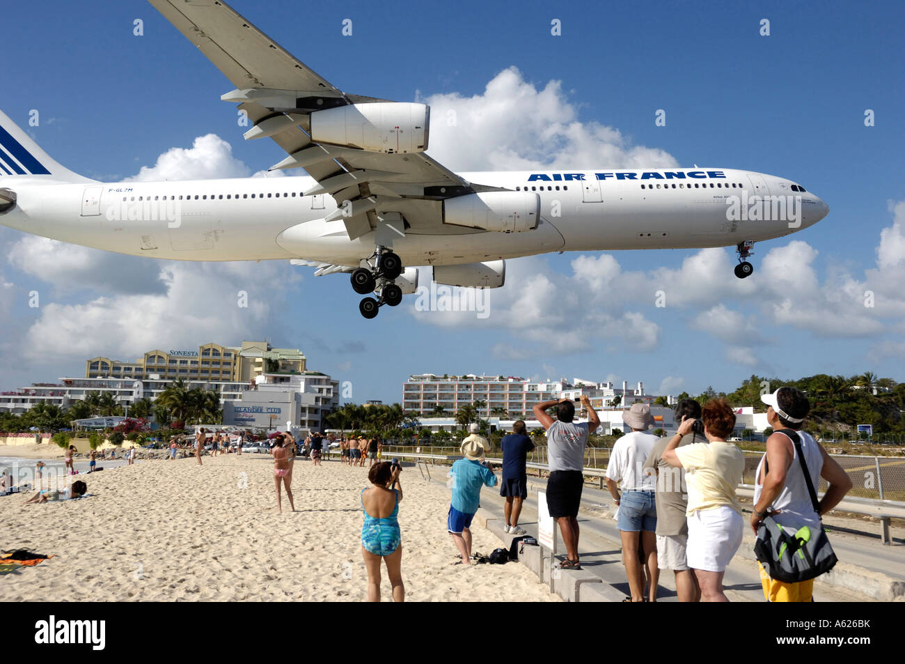 St Maarten aircraft landing Stock Photo - Alamy