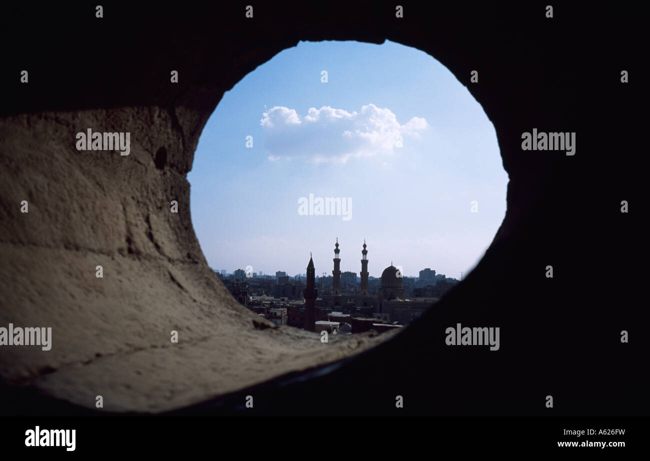 Cairo egypt skyline pyramids hi-res stock photography and images - Alamy