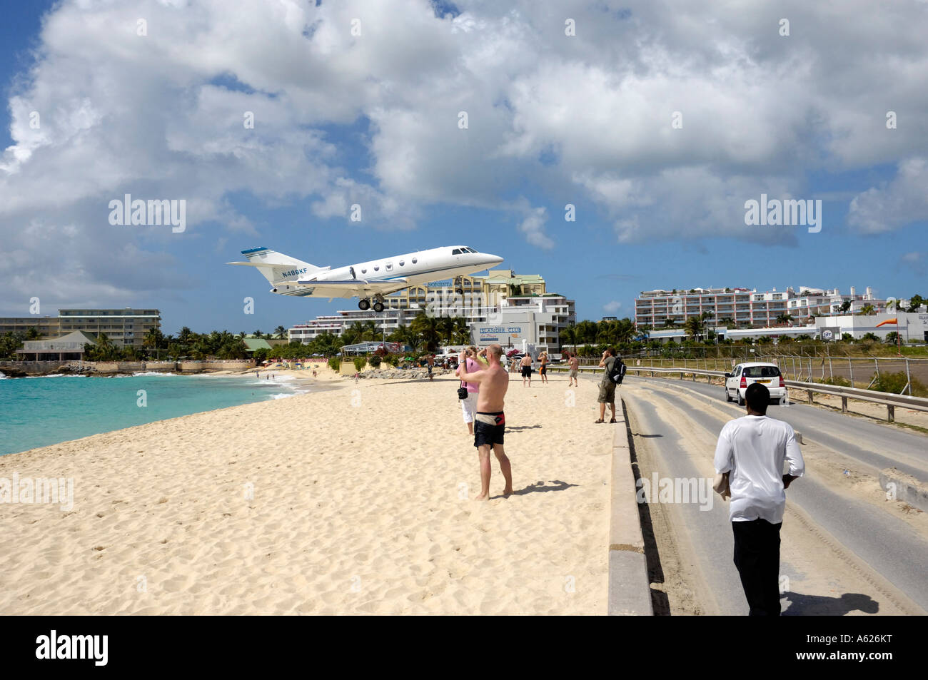 St Maarten aircraft landing Stock Photo - Alamy