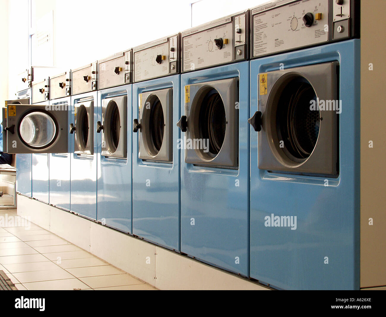 New washing machine hi-res stock photography and images - Alamy