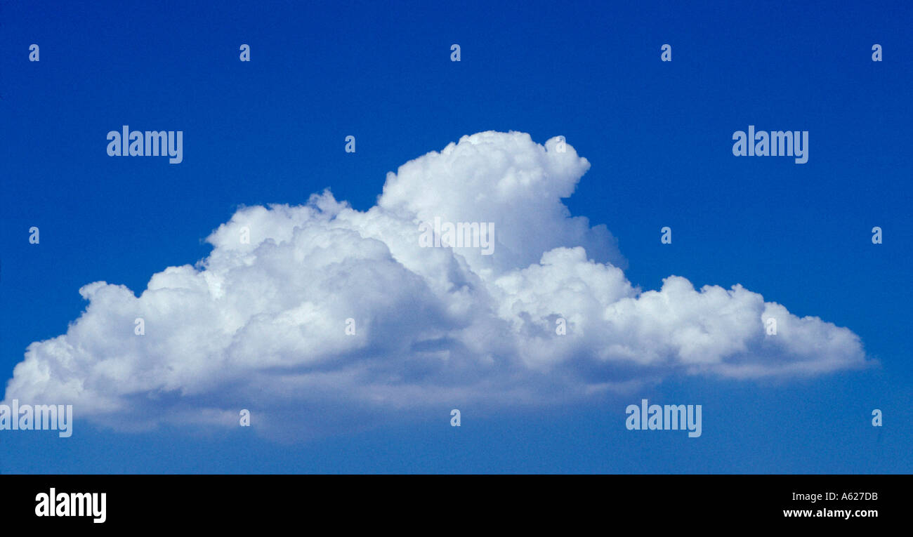 Single cloud in blue sky Stock Photo - Alamy