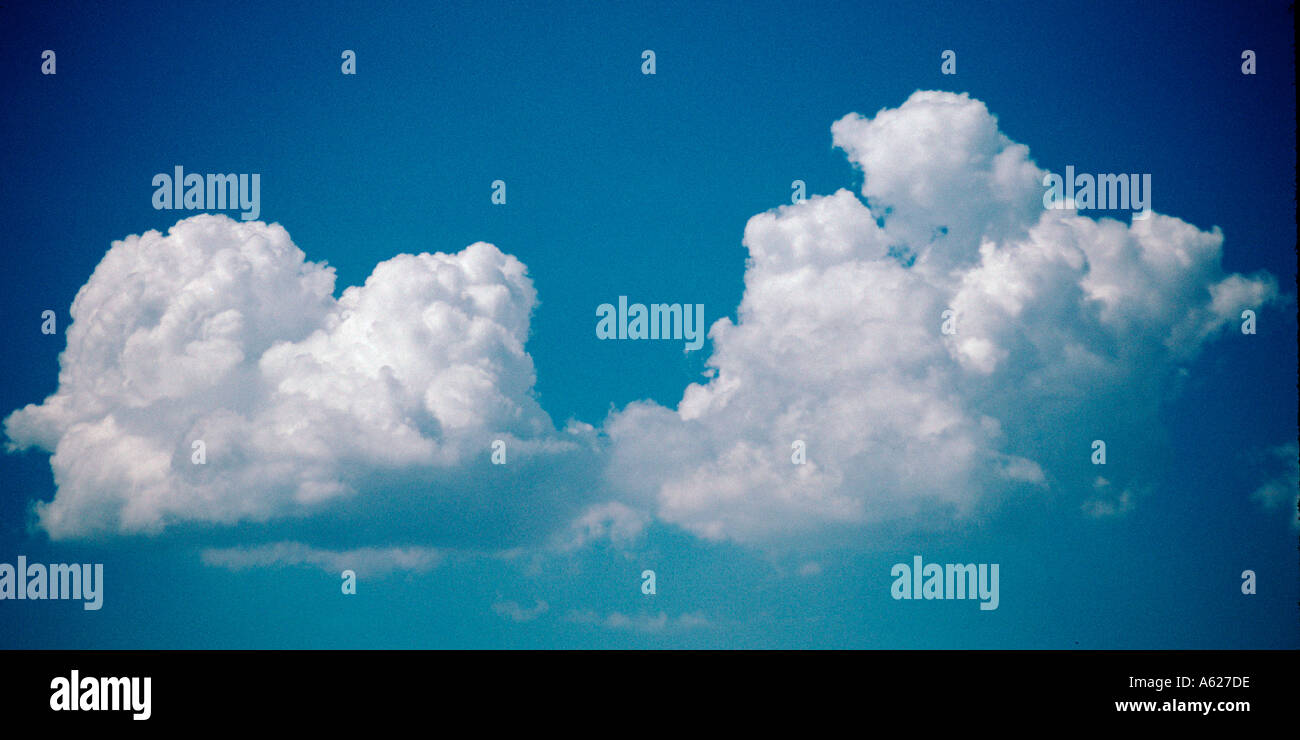 Single cloud in blue sky Stock Photo - Alamy