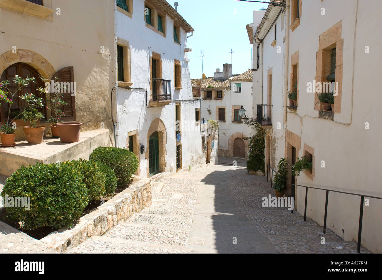 Spanish side street Stock Photo - Alamy
