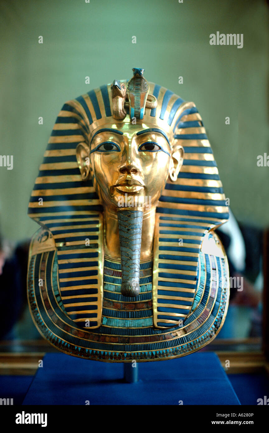 Death mask of tutankhamun hi-res stock photography and images - Alamy