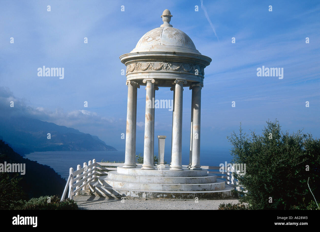 Observation point pavilion hi-res stock photography and images - Alamy