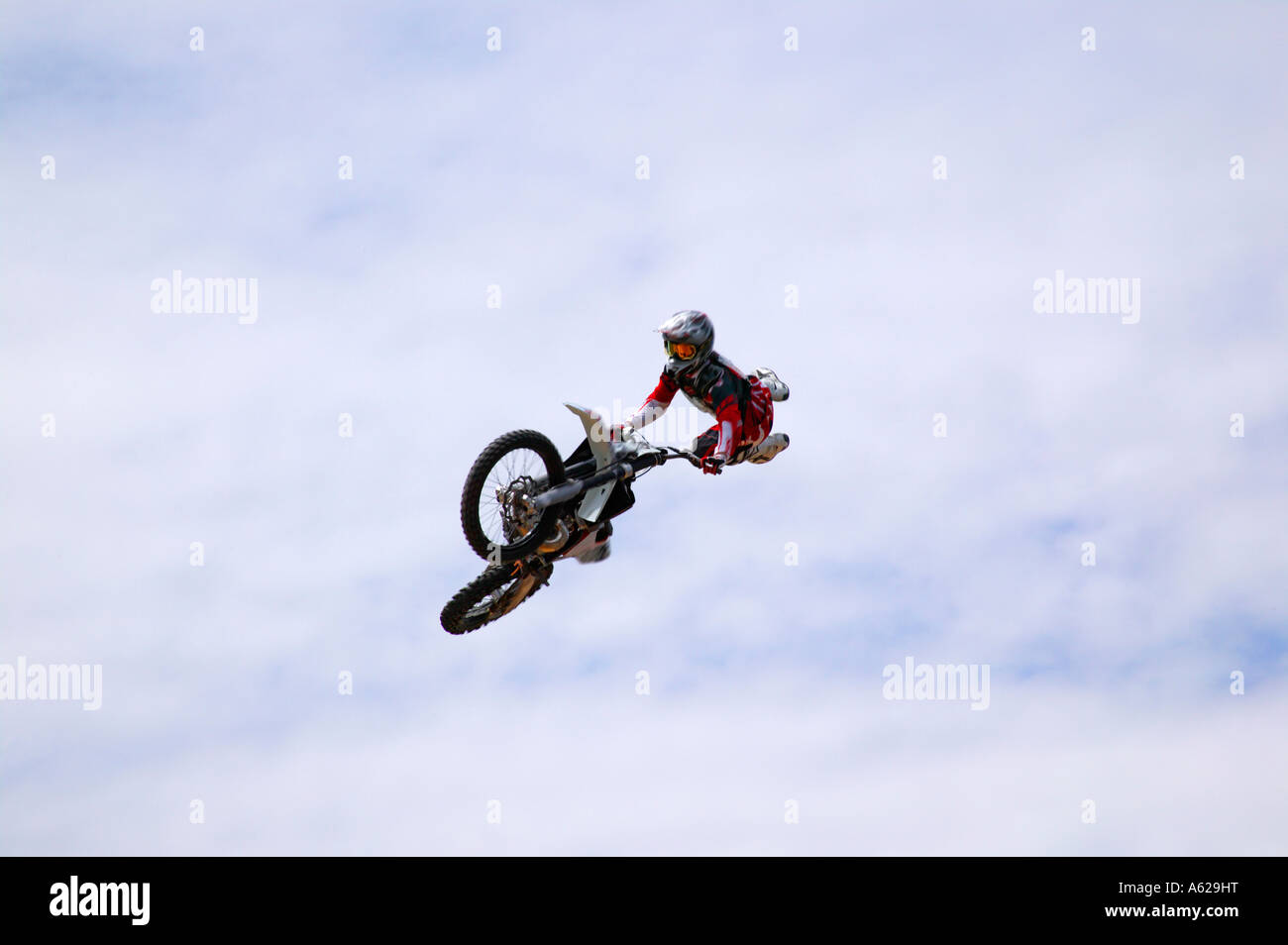 Aerial stunt hi-res stock photography and images - Alamy
