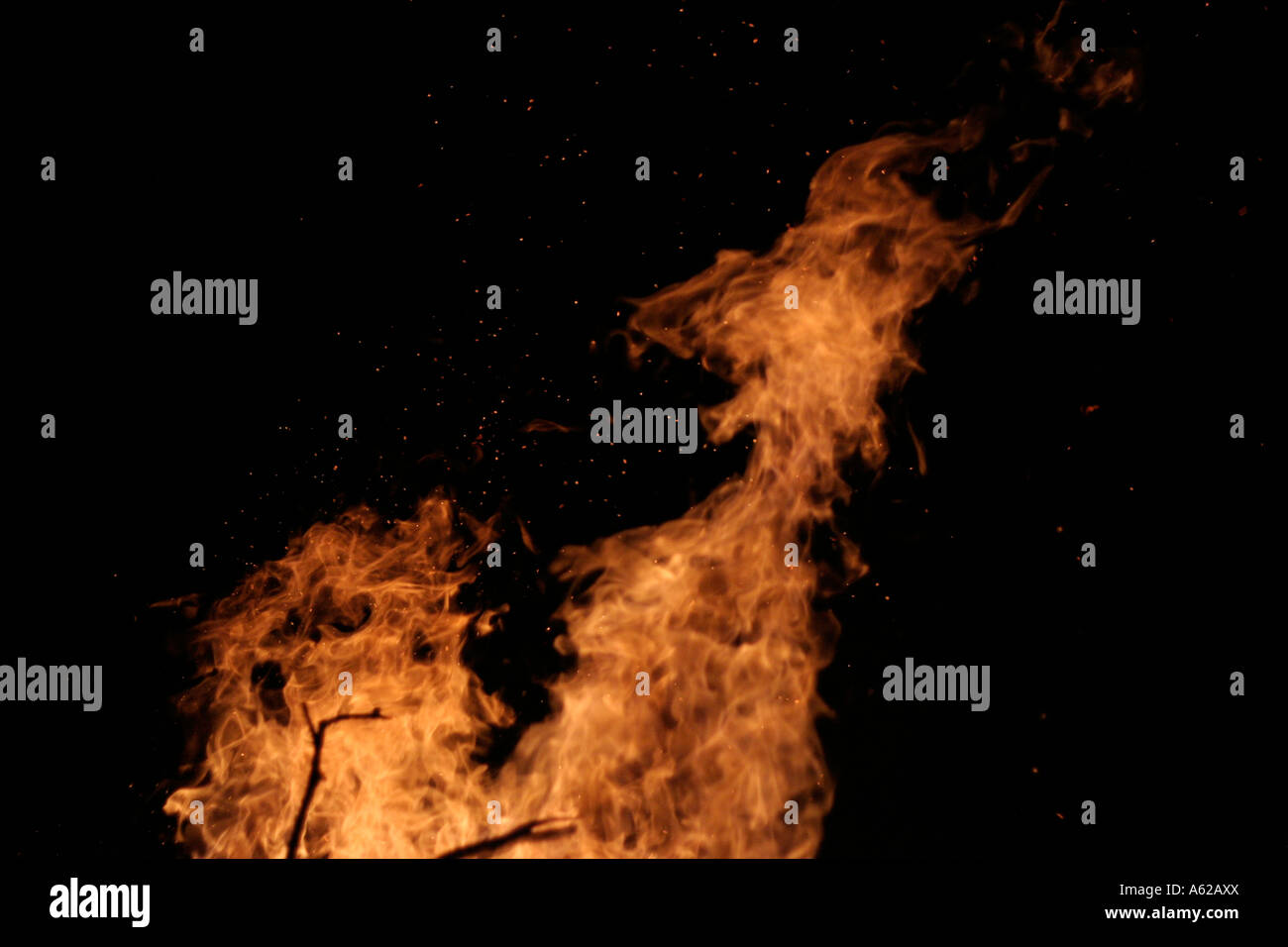 Leaping flames hi-res stock photography and images - Alamy