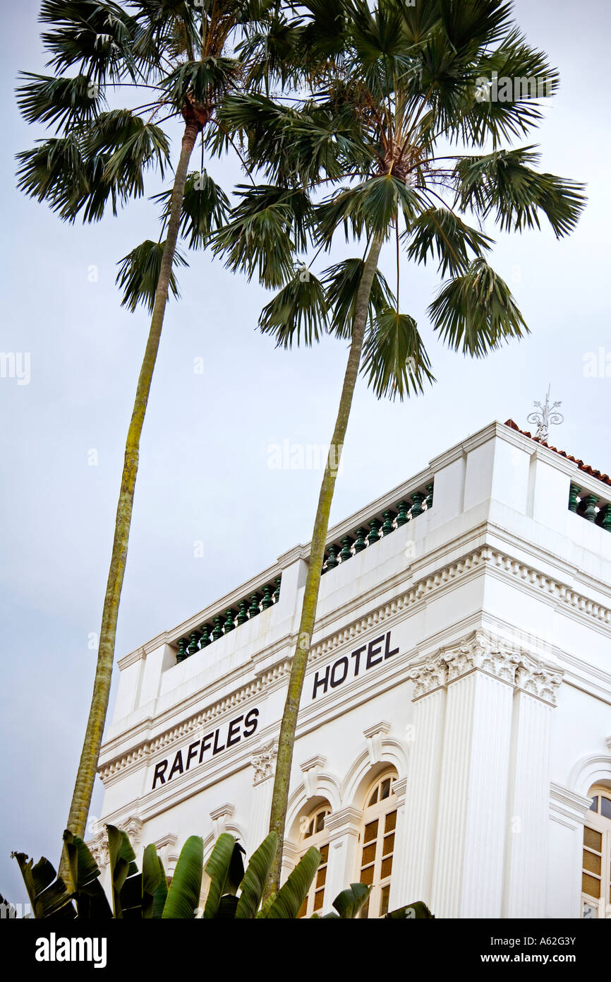 Exterior of Raffles Hotel, Singapore Stock Photo - Alamy