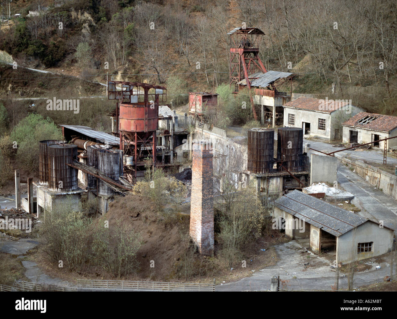Mieres, Bergwerk, Stillgelegtes Klein-Bergwerk Stock Photo - Alamy