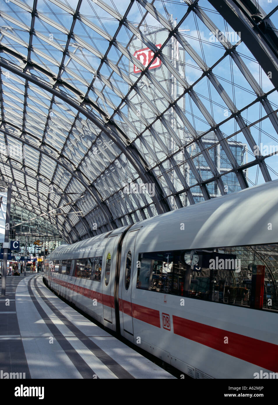 Berlin, Hauptbahnhof, Mit ICE Stock Photo - Alamy