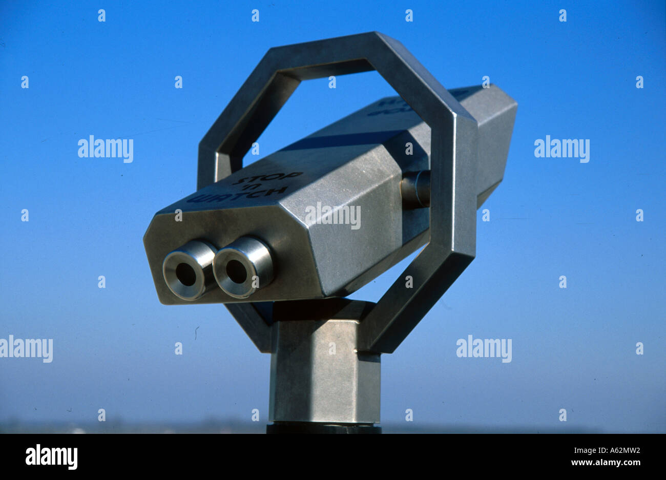 Fixed binoculars hi-res stock photography and images - Alamy