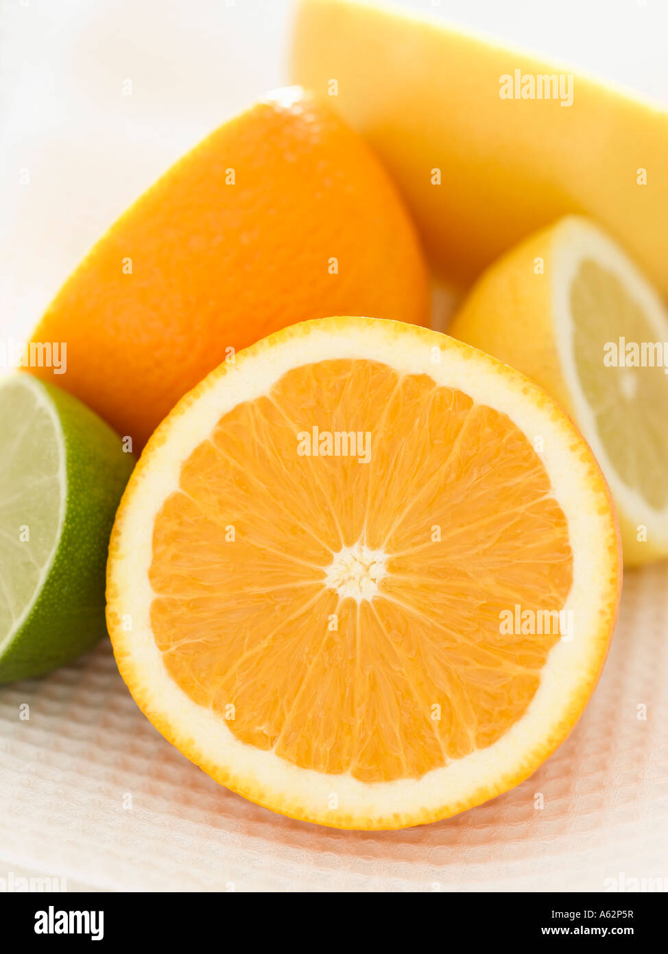 Citrus fruits: orange lemon lime and grapefruit Stock Photo - Alamy