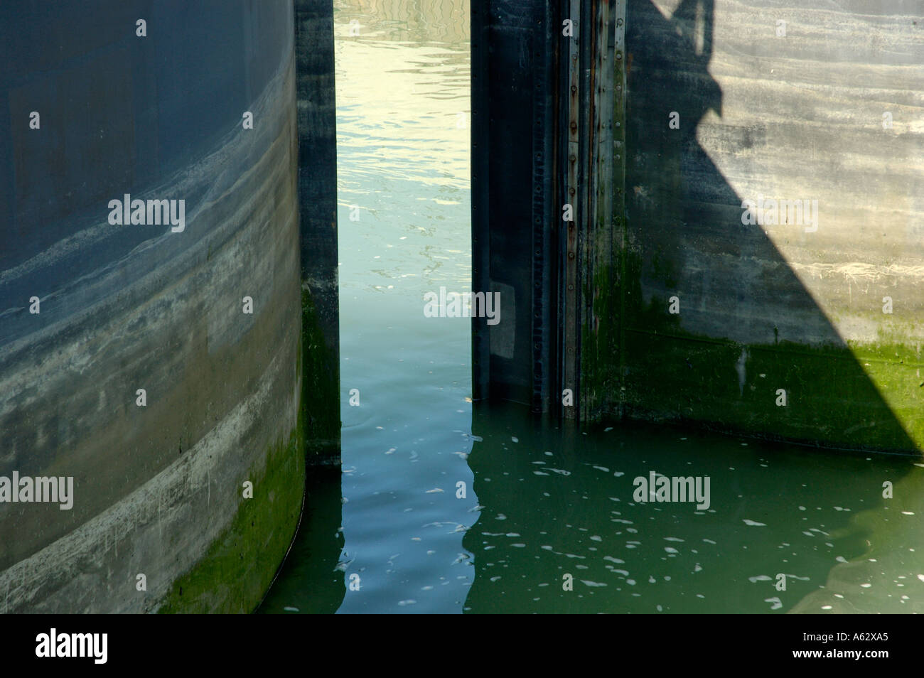 Marina lock gates hi-res stock photography and images - Alamy