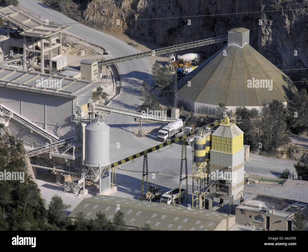 Quarry buildings hi-res stock photography and images - Alamy