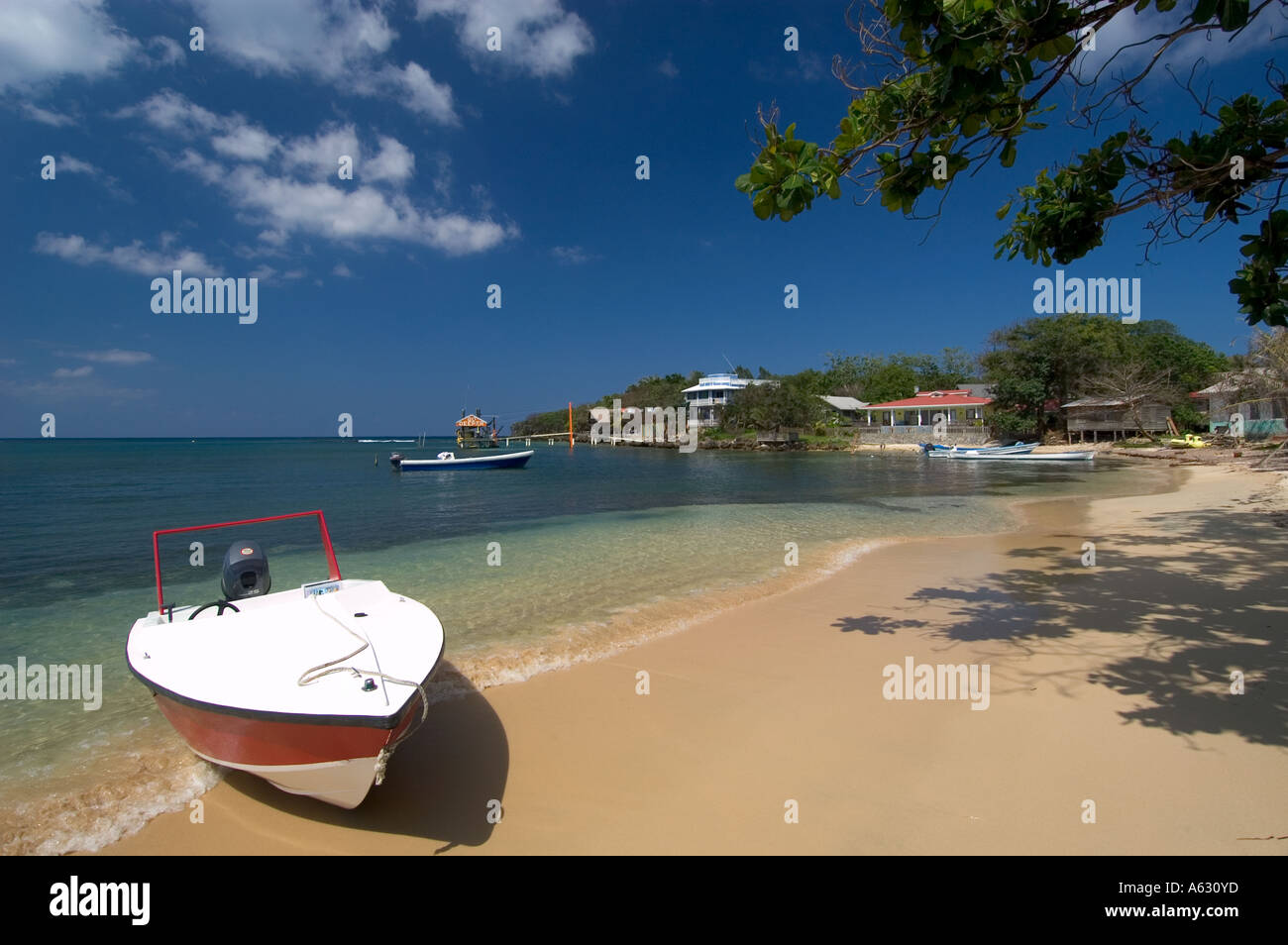 West end Roatan Stock Photo - Alamy