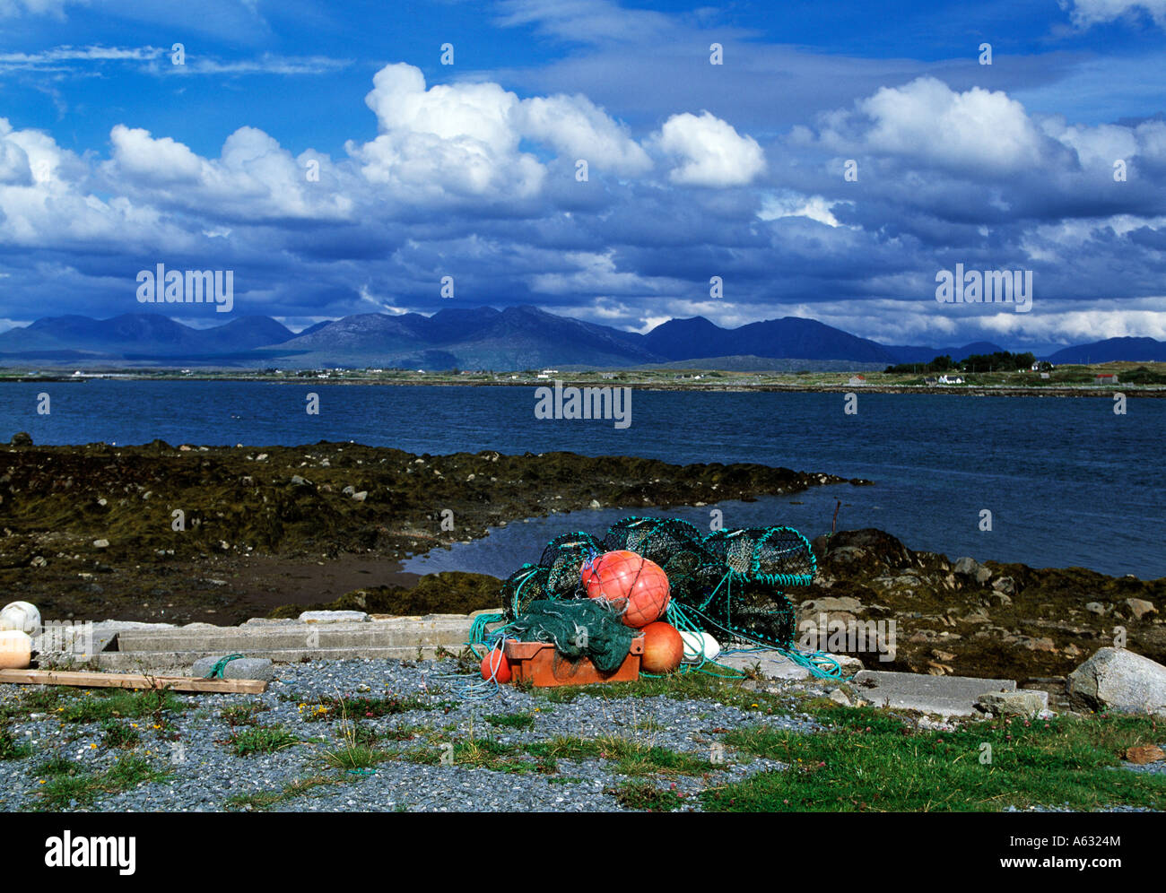 atlantic coastal sea inlet on irelands unspoiled west coast Stock Photo ...