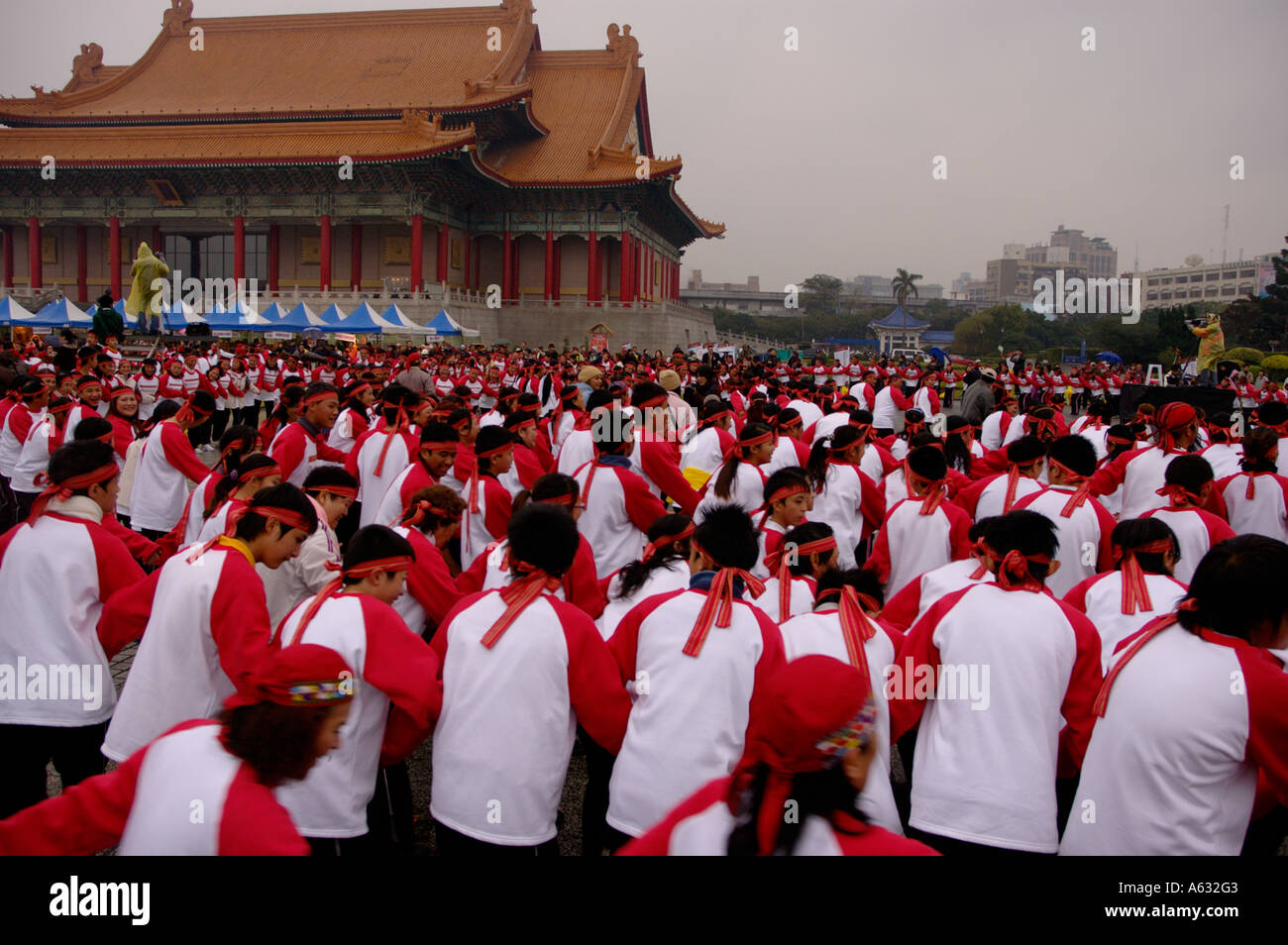 Traditional village dance in Taipei Stock Photo - Alamy