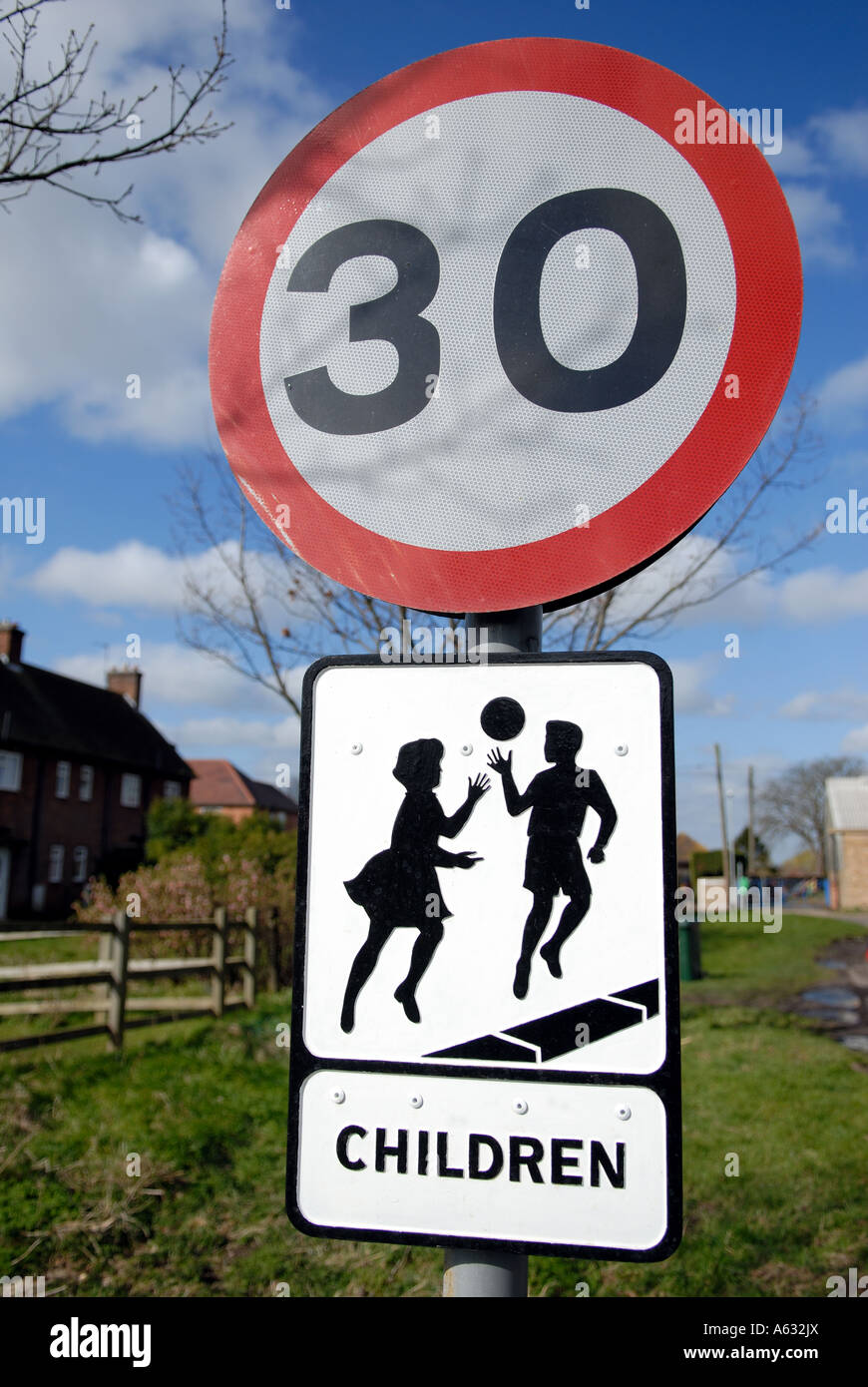 30mph speed limit sign Stock Photo - Alamy