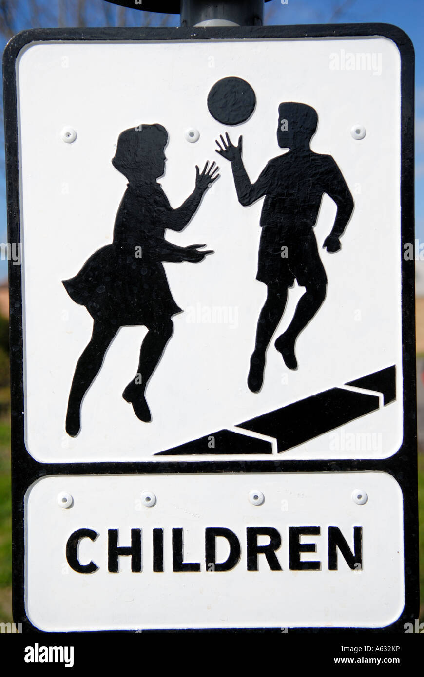 Road sign children playing Stock Photo - Alamy