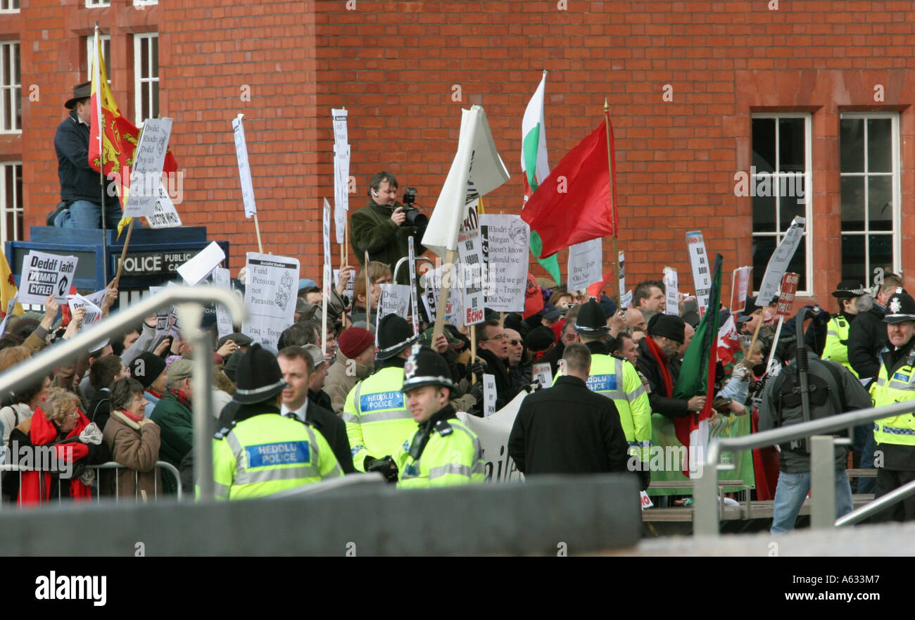 Cardiff Bay South Wales GB UK 2006 Stock Photo - Alamy