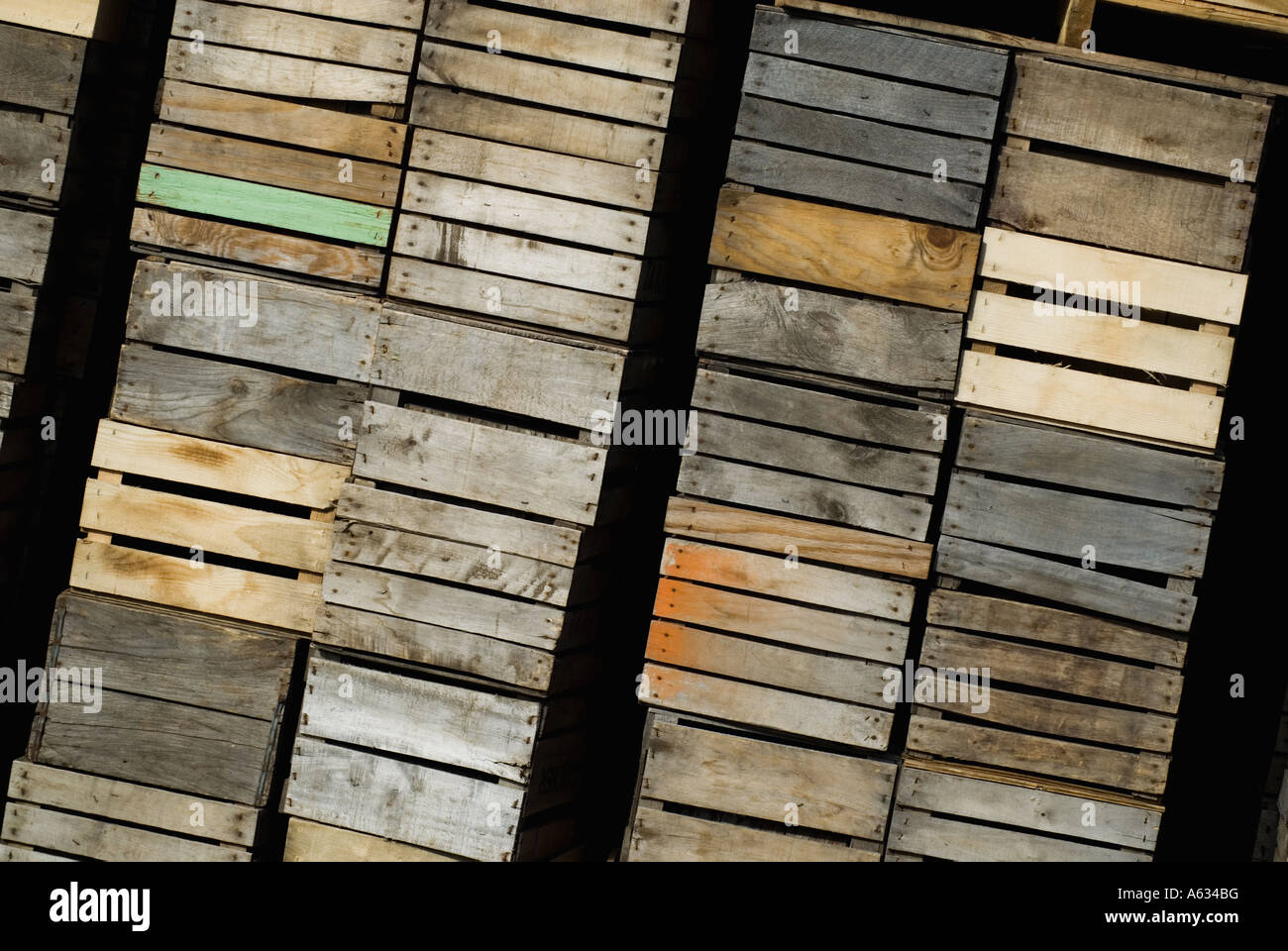 Crate skid hi-res stock photography and images - Alamy
