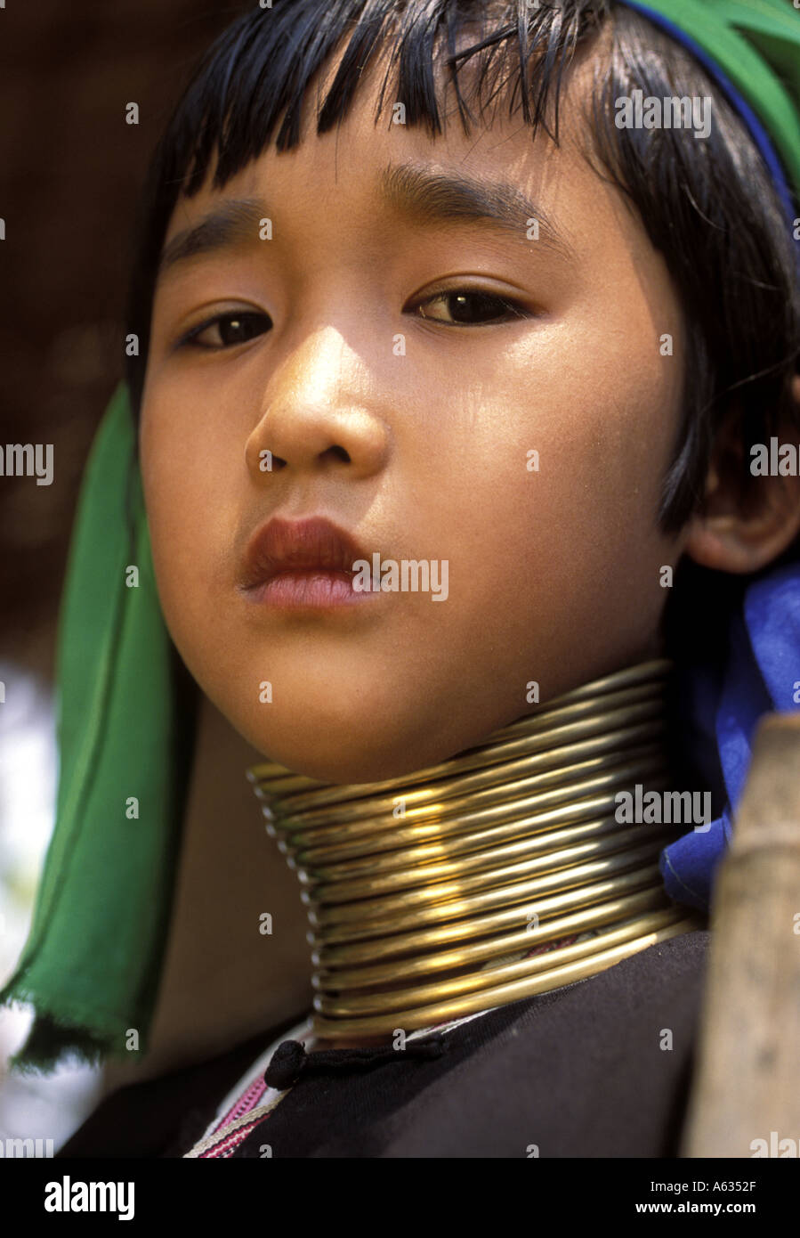 Myanmar Burma Pagan ring necked padaung girl Stock Photo - Alamy