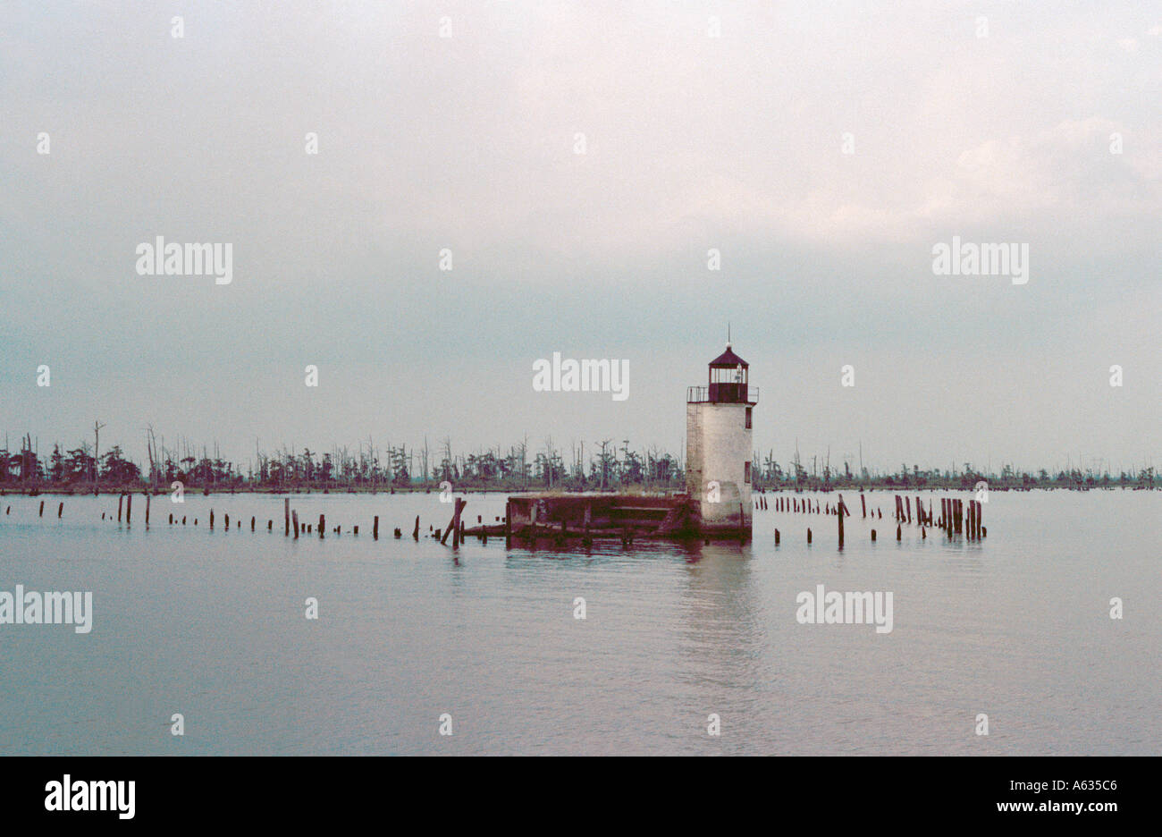 Manchac Lighthouse in Lake Ponchartrain, Louisiana, has been sinking ...