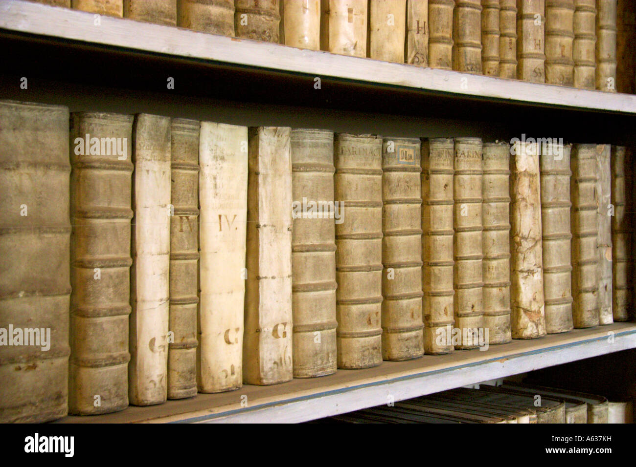 Old royal library hi-res stock photography and images - Alamy