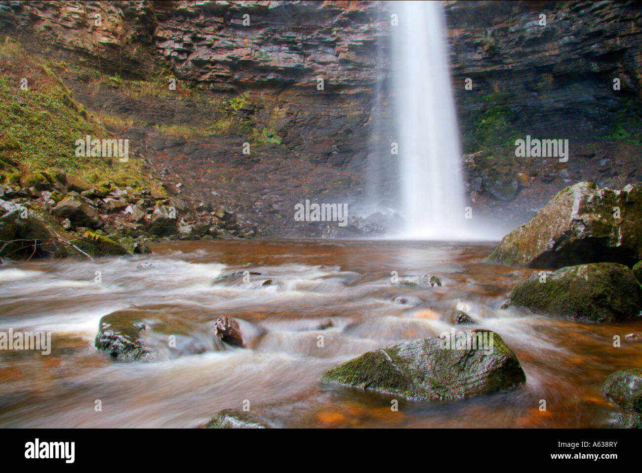 Hardraw Force the largest single drop waterfall in England Stock Photo ...