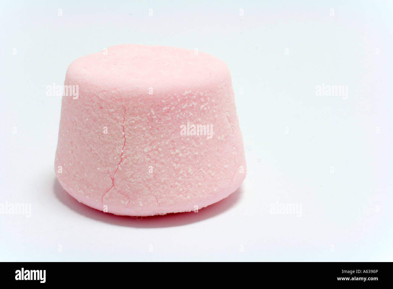 A single Pink Marshmallow Stock Photo - Alamy