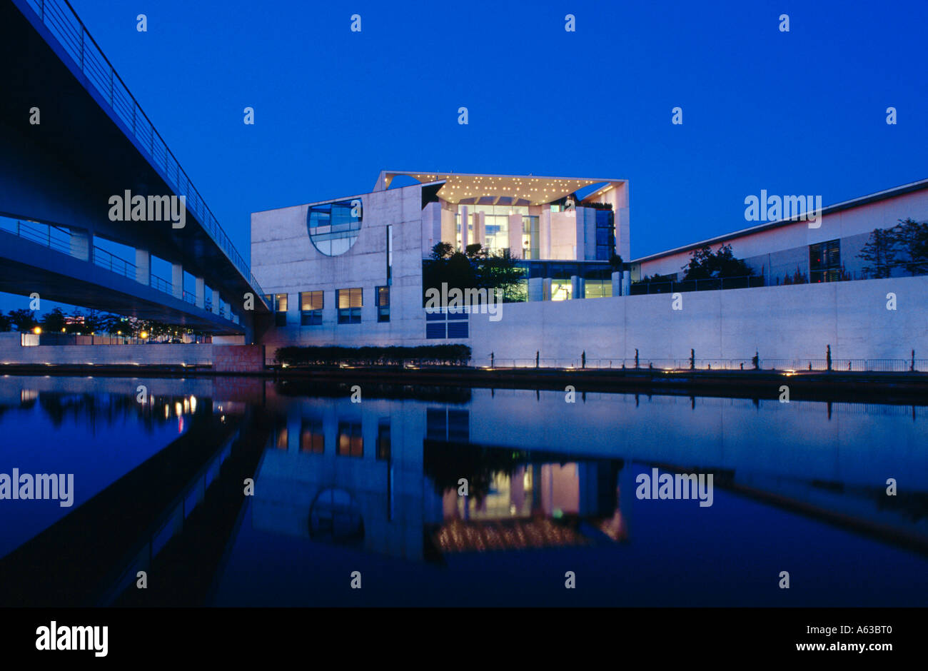 Chancellor building hi-res stock photography and images - Alamy