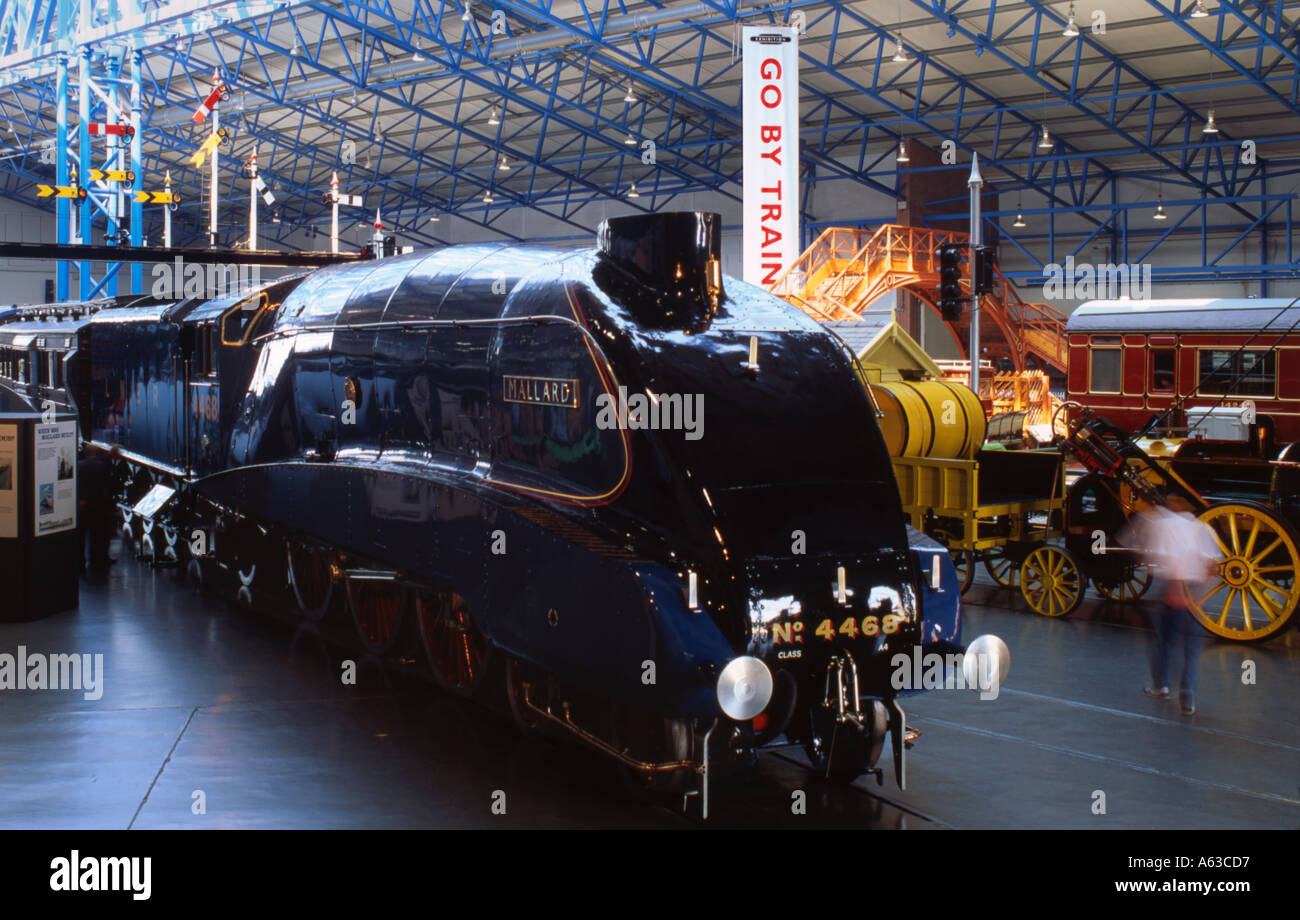 York railway museum hi-res stock photography and images - Alamy