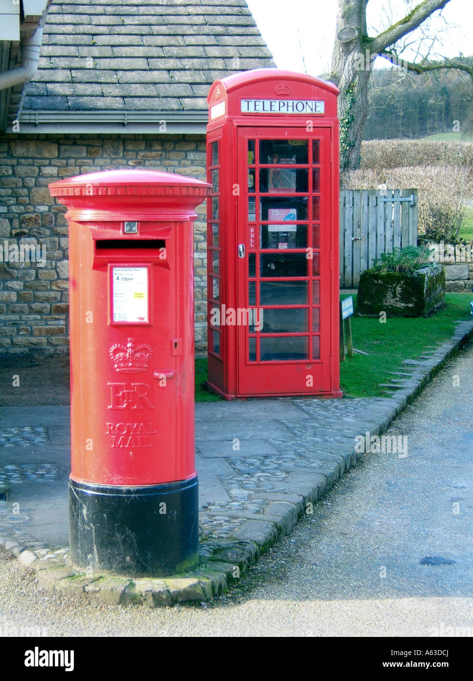 red phone box Stock Photo - Alamy