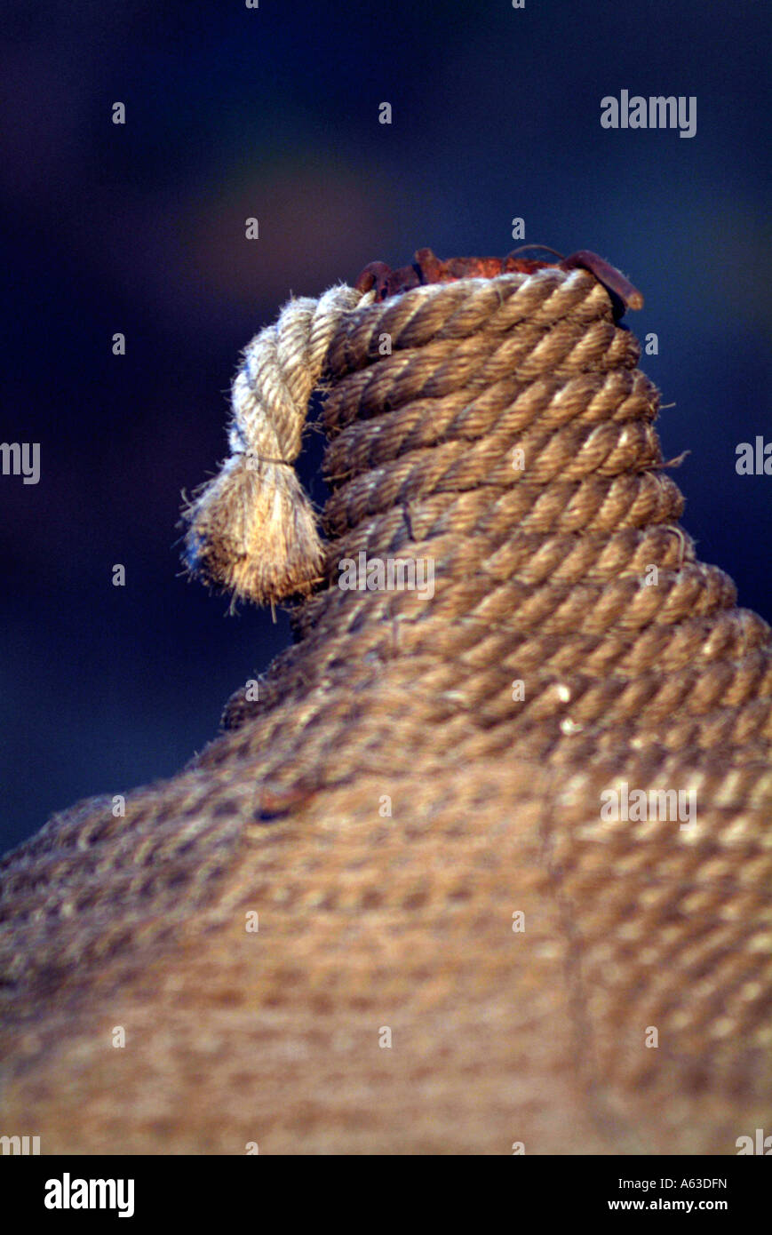 Rope twisting hi-res stock photography and images - Alamy