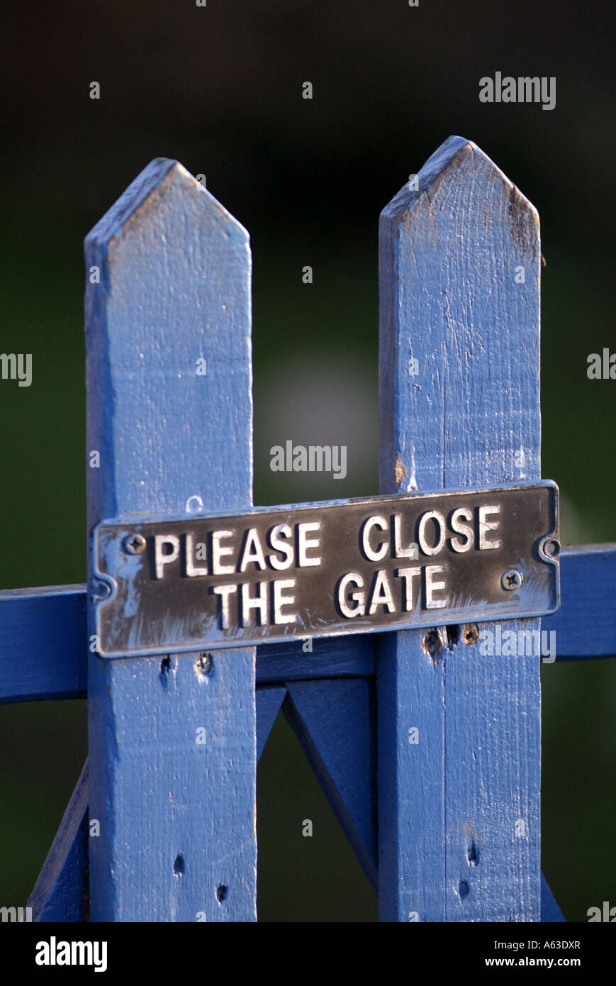 close the gate sign Stock Photo - Alamy