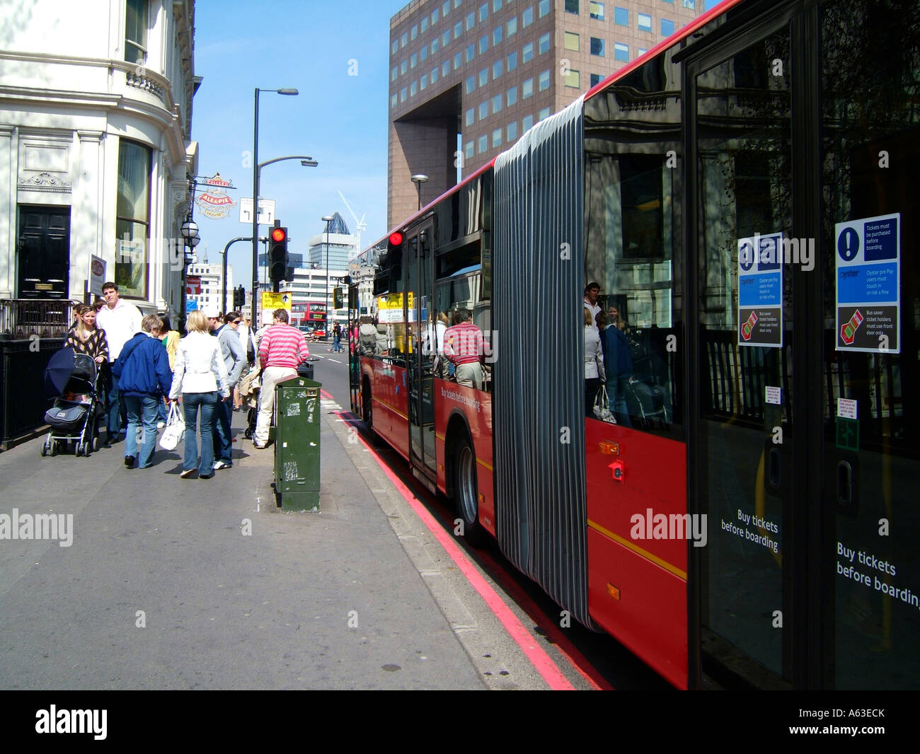 Children and london bus hi-res stock photography and images - Alamy