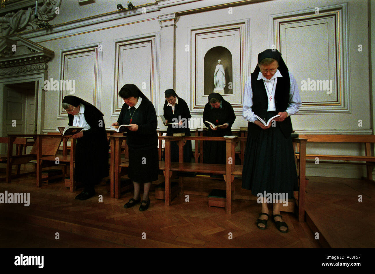 Canonesses hi-res stock photography and images - Alamy