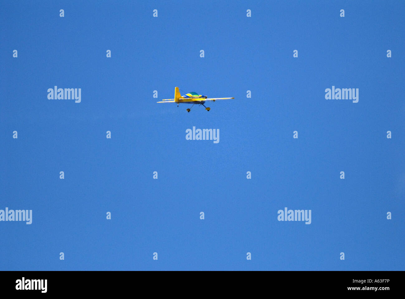 Model airborne hi-res stock photography and images - Alamy