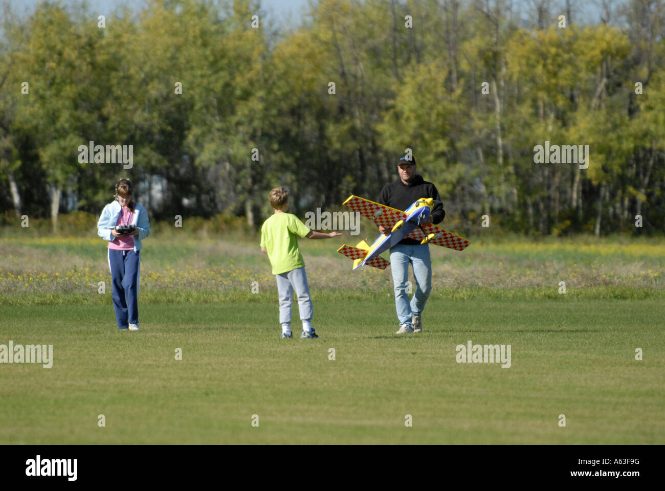 Model Airplane flying 16 Stock Photo - Alamy