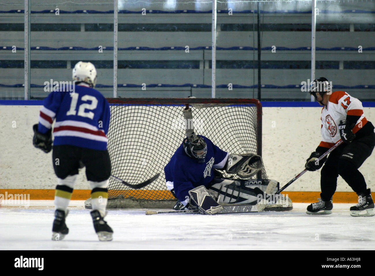 Hockey expert hi-res stock photography and images - Alamy