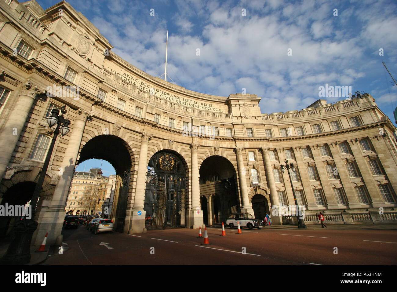 Admiralty arch in london mall hi-res stock photography and images - Alamy