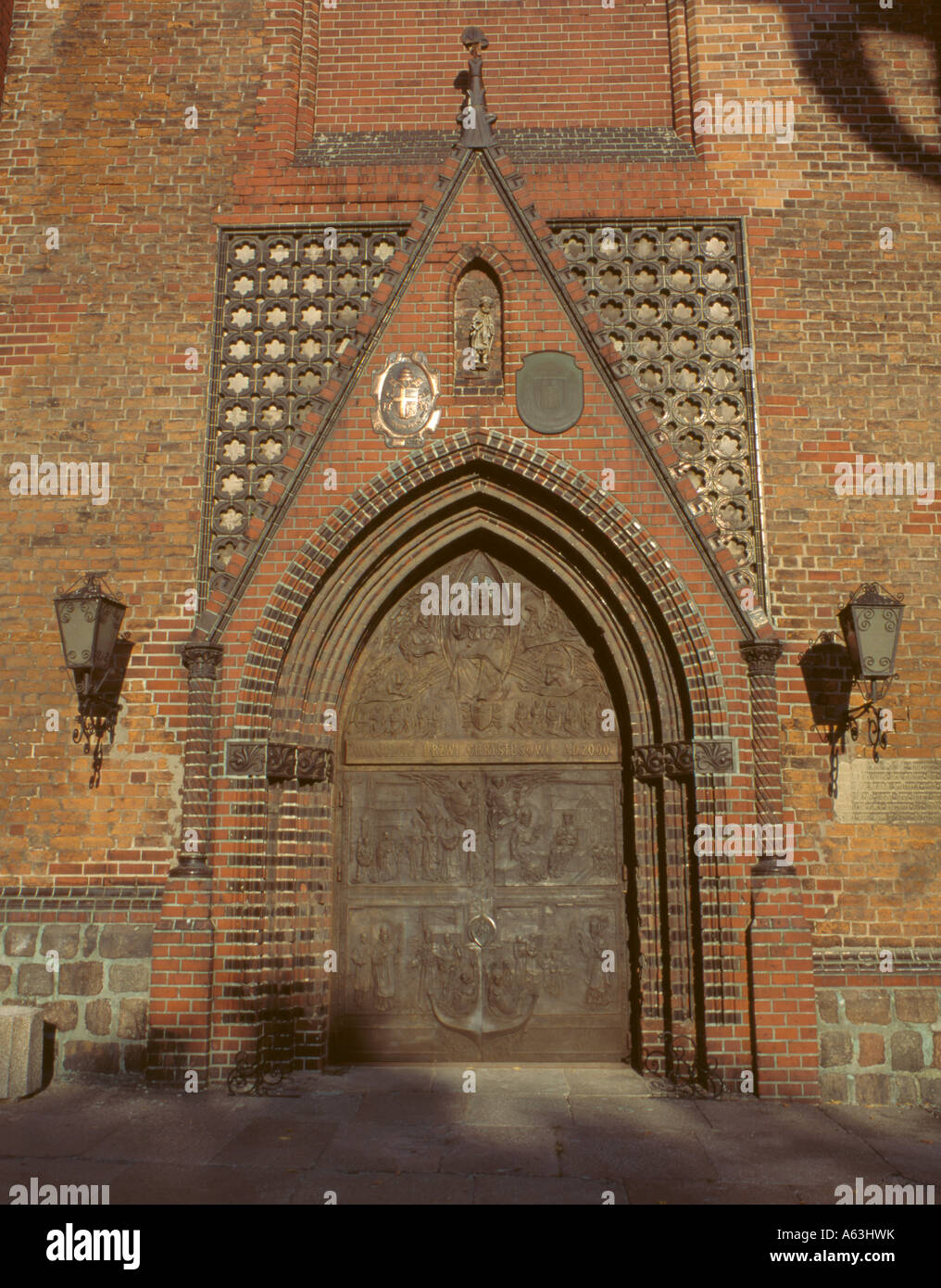 Main bronze door and entrance to Katedra sw. Jakuba ( St Jacob's ...