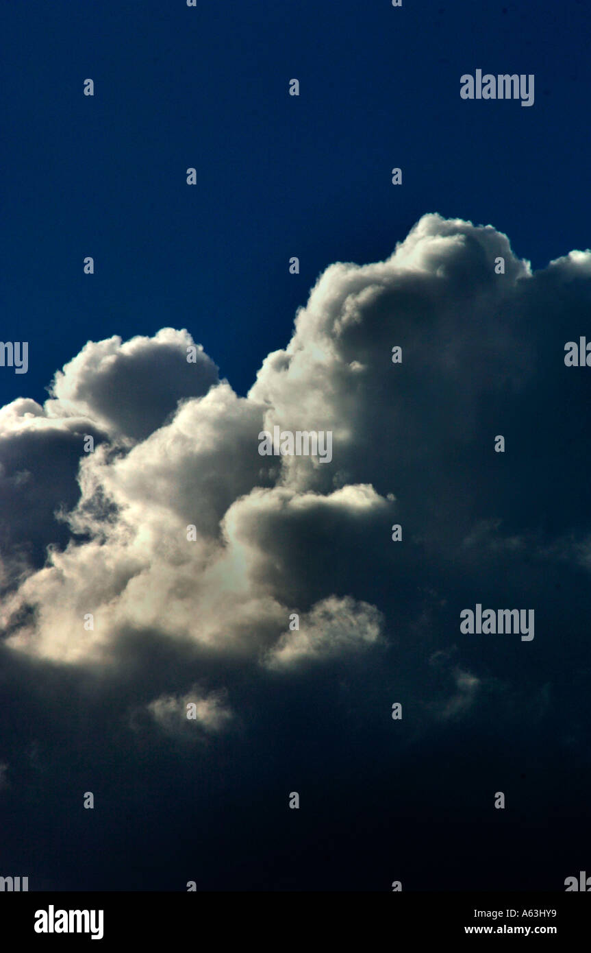 Free dramatic sky images hi-res stock photography and images - Alamy